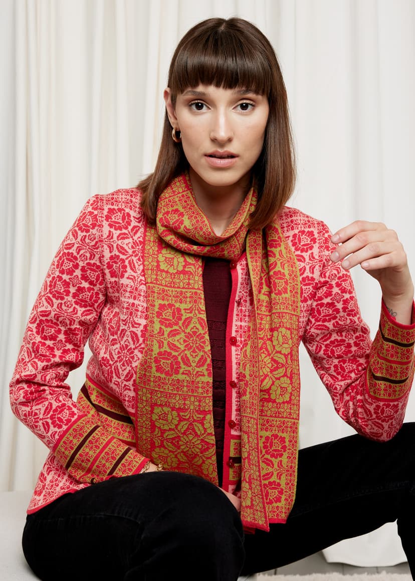 Oleana | Oleana - Strikkede plagg og interiør